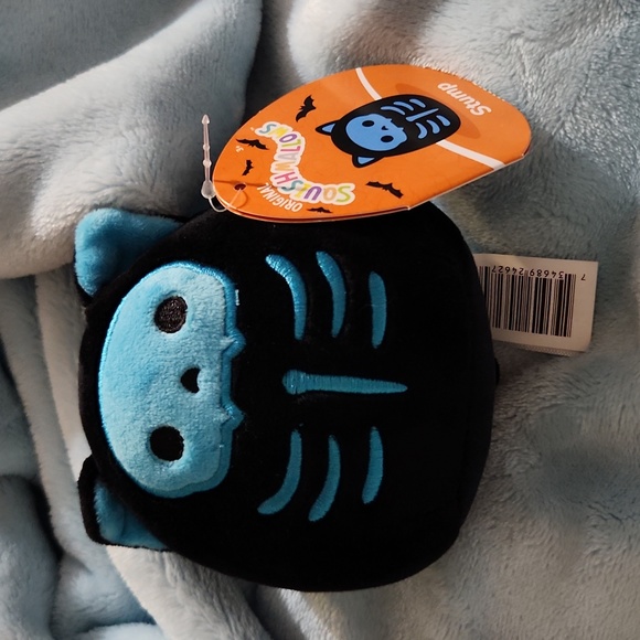 Squishmallows | Toys | Nwt 4 Stump The Cat Skeleton Squishmallow Htf ...